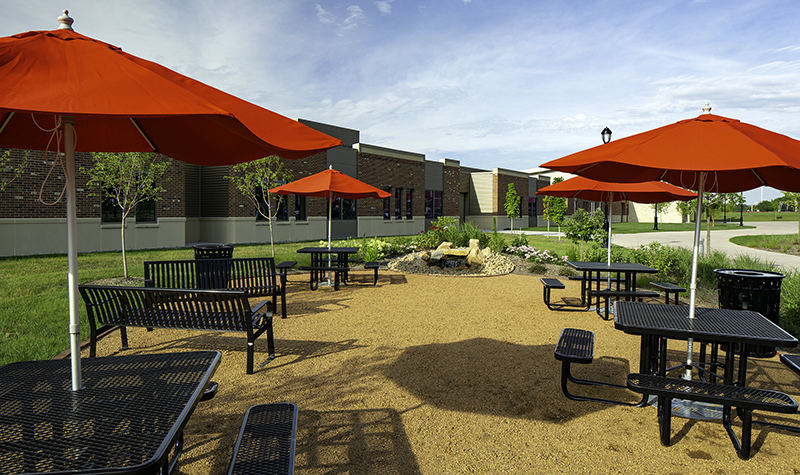 UW-River Falls Falcon Center - Architecture - Ayres