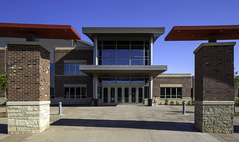 UW-River Falls Falcon Center - Architecture - Ayres