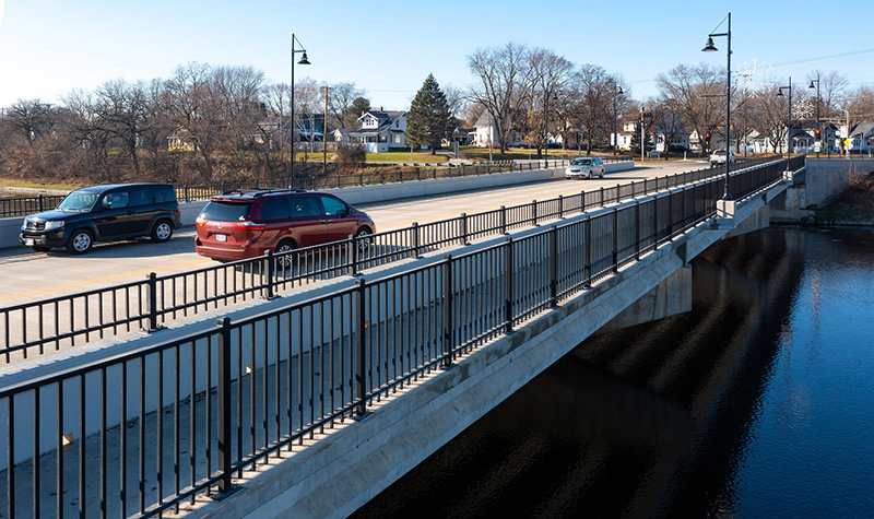 Fort Atkinson Robert Street Bridge - Roadway Design - Ayres