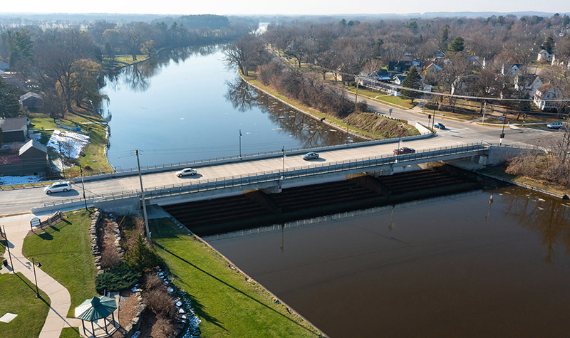 Fort Atkinson Robert Street Bridge - Roadway Design - Ayres