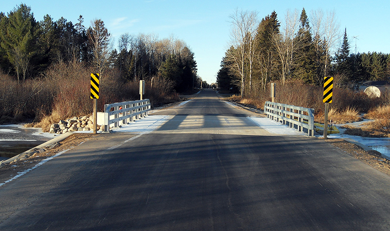 Cole Road Bridge over Wolf River - Structural Design & Analysis - Ayres