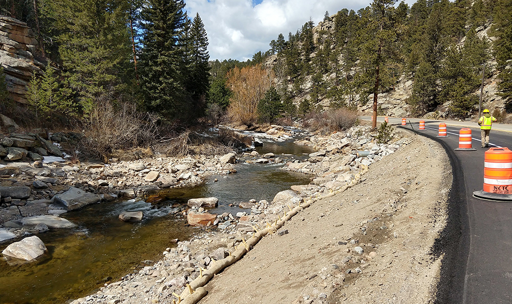 River Hydraulics in Steep Canyon Environments - Ayres