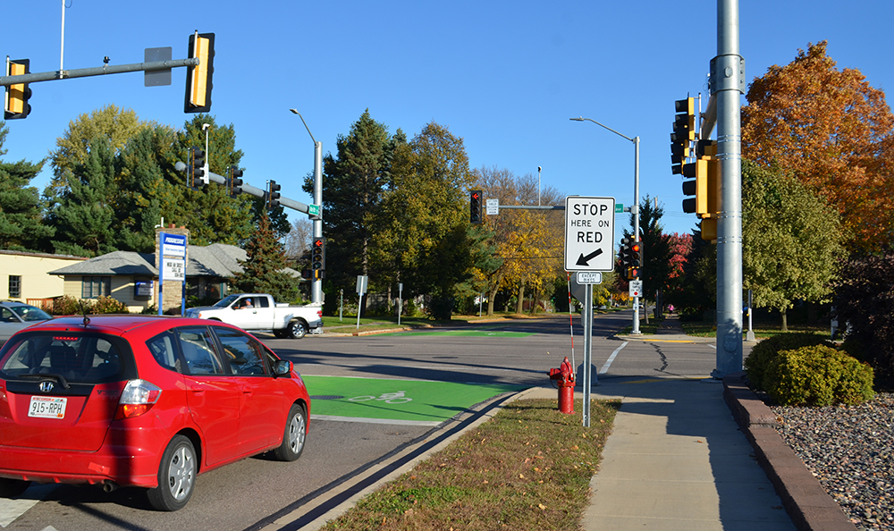 Bike Boxes Boost Bicyclist Visibility, Safety - Ayres